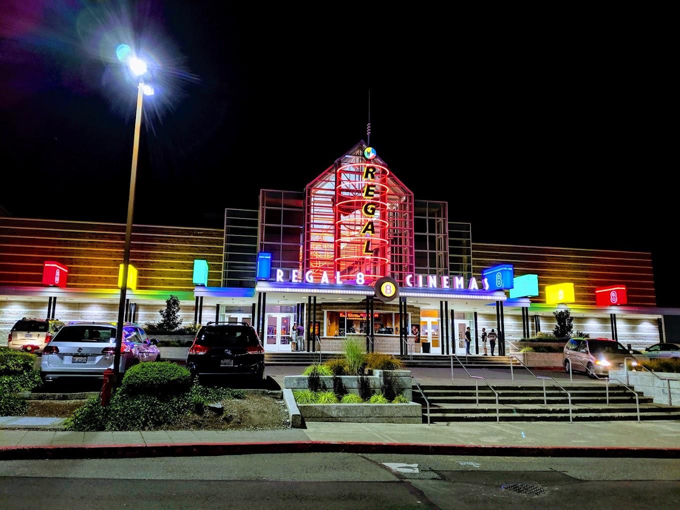 Regal Crossroads - Bellevue - Showtimes & Tickets