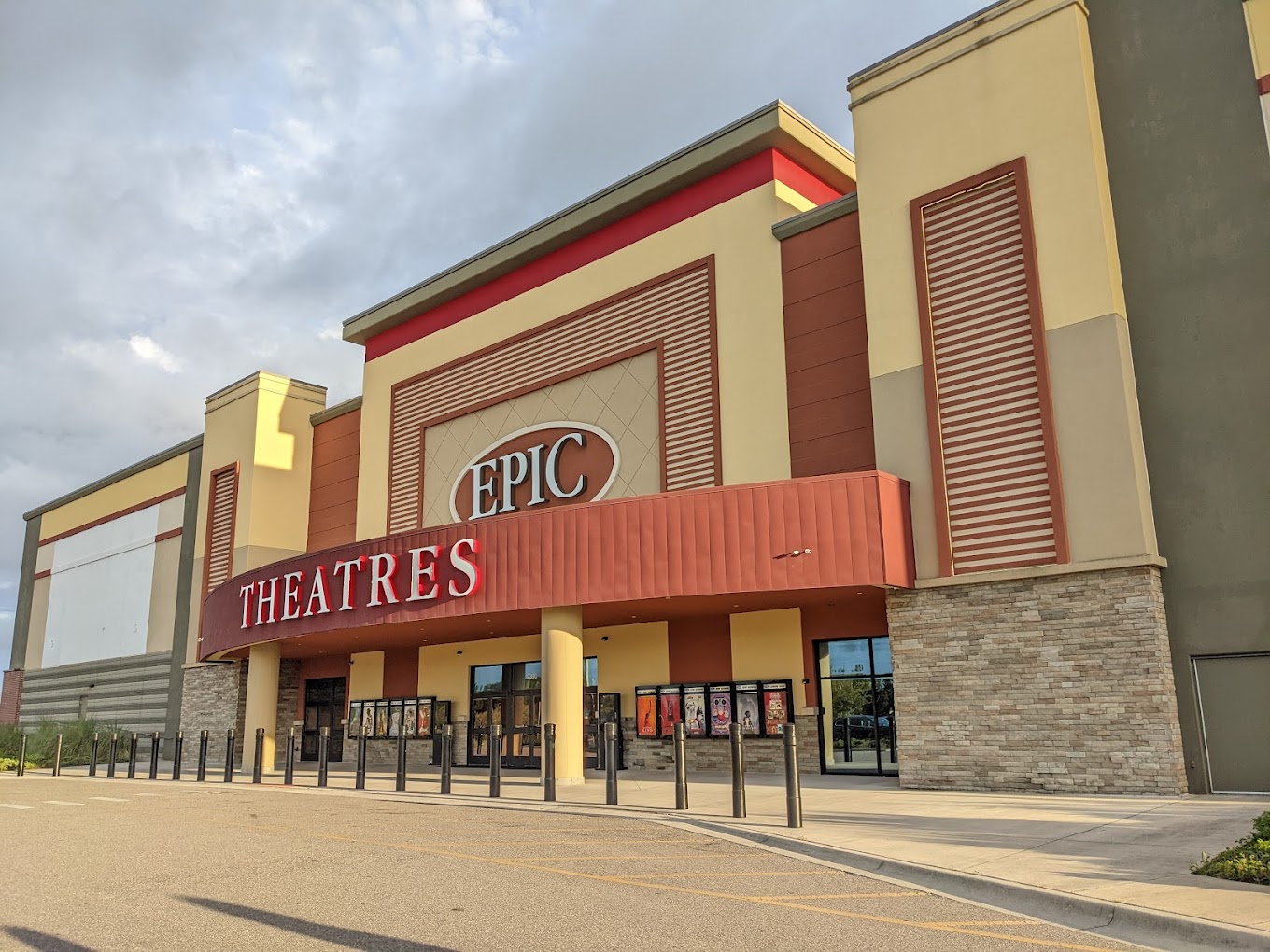 Epic Theatres at Mount Dora - Showtimes & Tickets