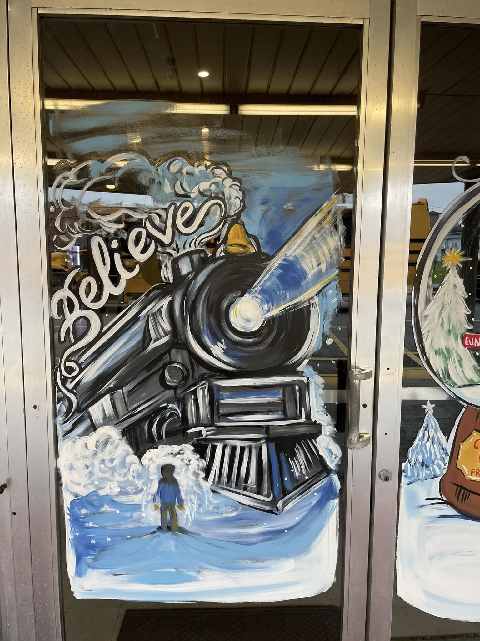 Queen Cinema 3 - Showtimes & Tickets