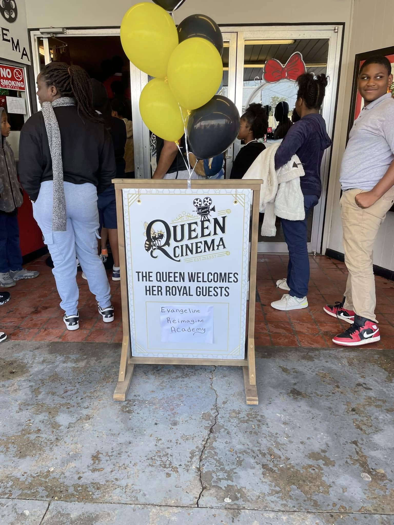 Queen Cinema 3 - Showtimes & Tickets