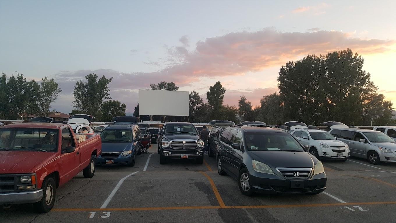 Redwood Drive-In Theatre - Showtimes & Tickets