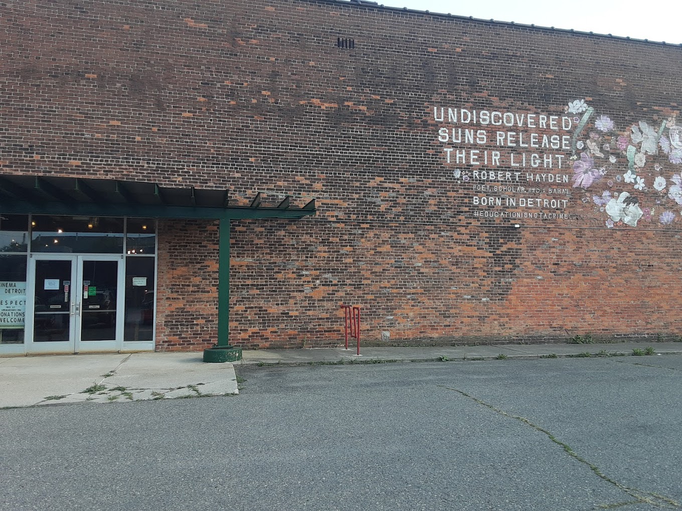 Cinema Detroit - Showtimes & Tickets
