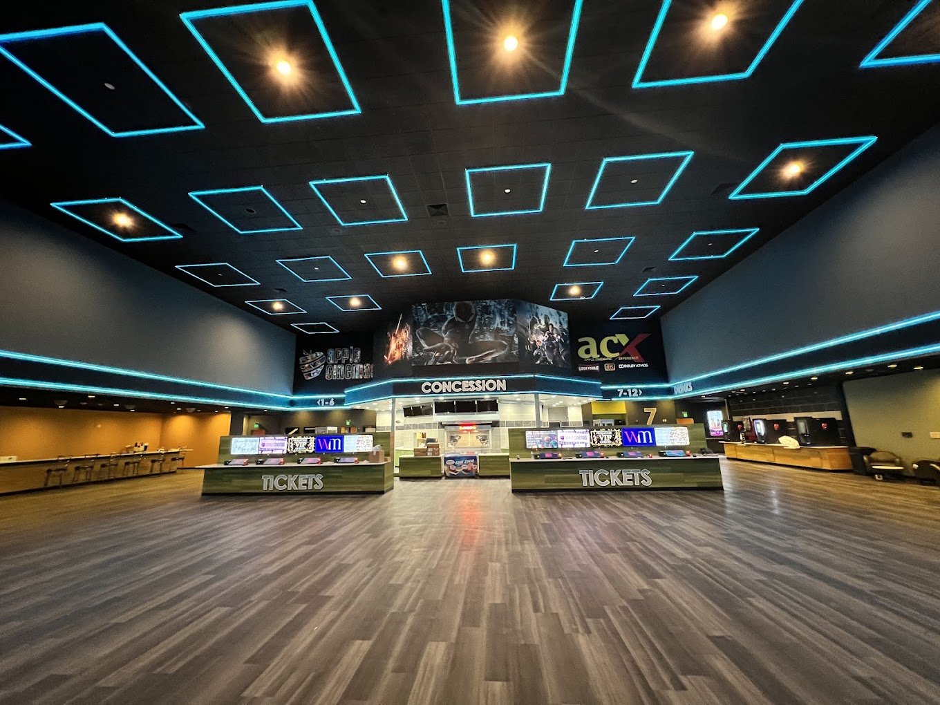 Apple Cinemas in Warwick Mall, RI - Showtimes - Screendollars