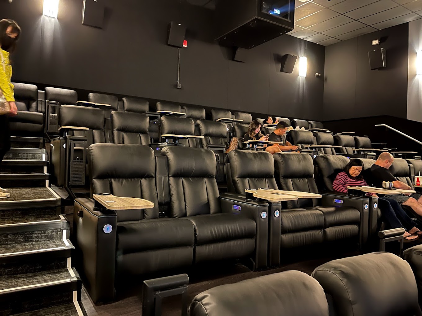 Cineplex VIP Cinemas Brentwood - Showtimes & Tickets