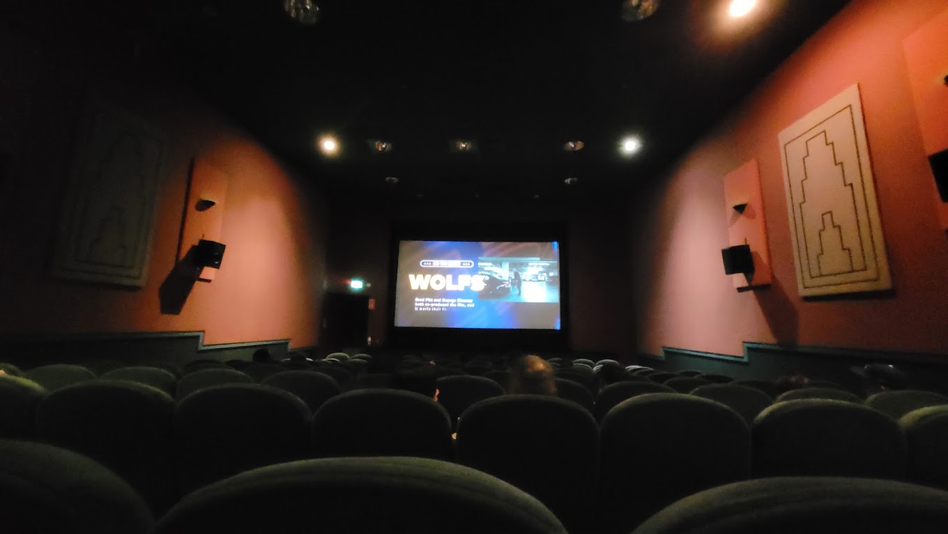 Cinéma Famous Players Carrefour Angrignon - Showtimes & Tickets