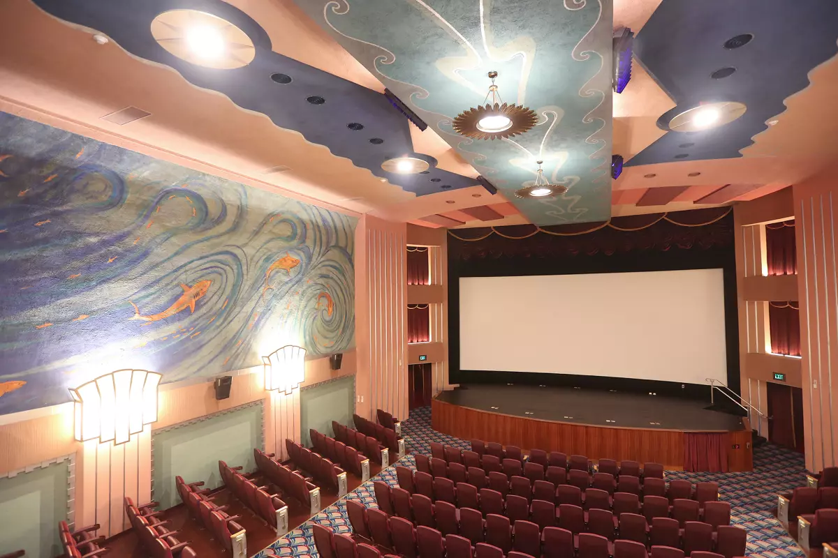 Lido Theater in Newport Beach - Showtimes & Tickets