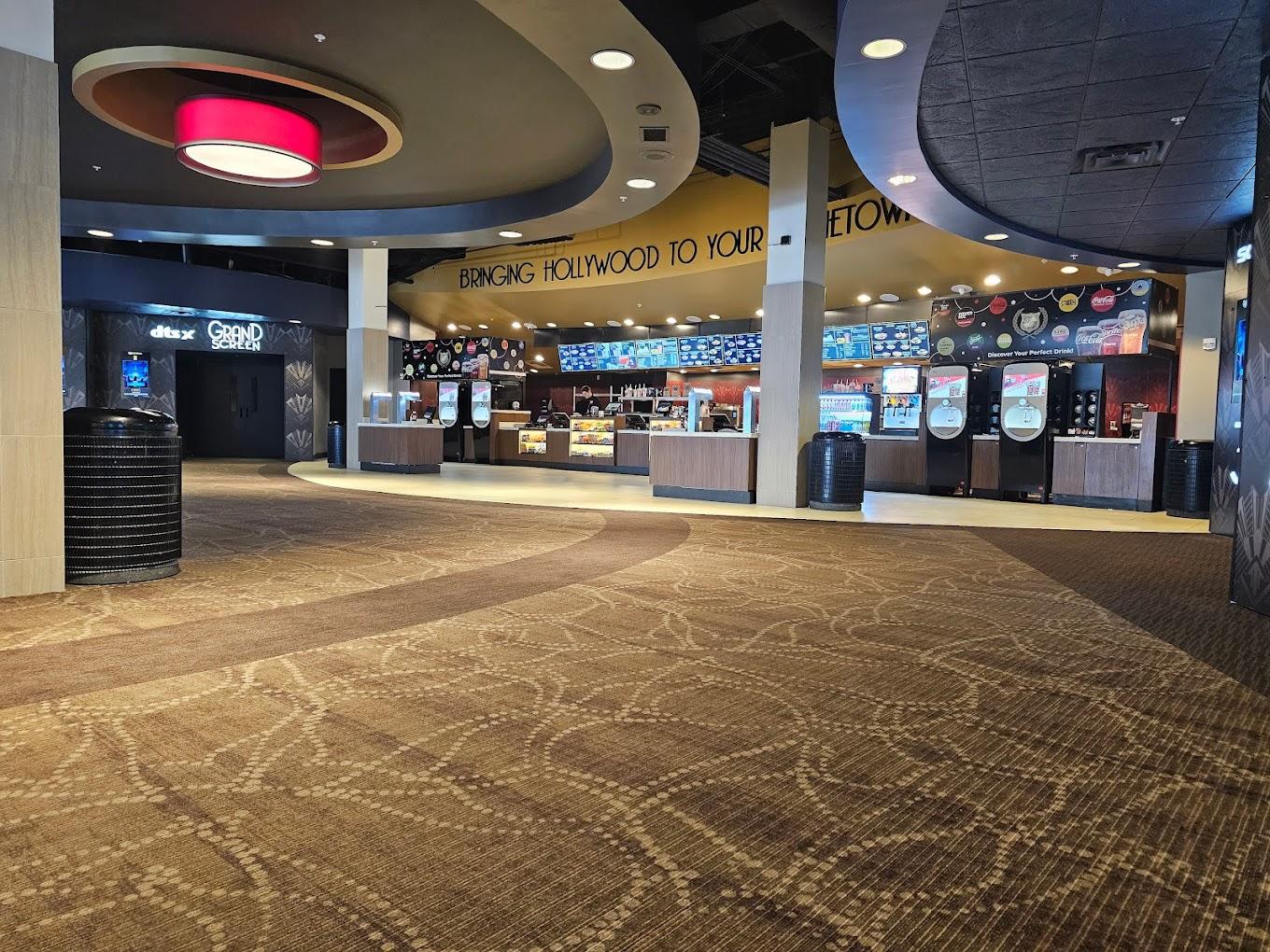 B&B Theatres Omaha Oakview Plaza 14 - Showtimes & Tickets