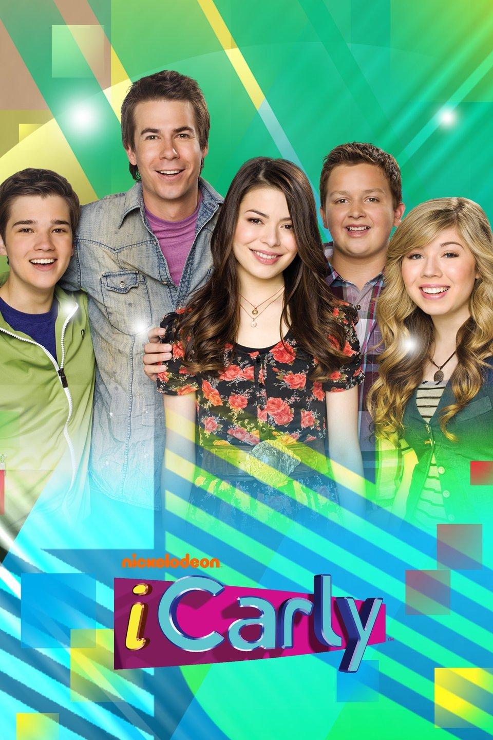 Miranda Cosgrove: Biography, Movies, Net Worth & Photos