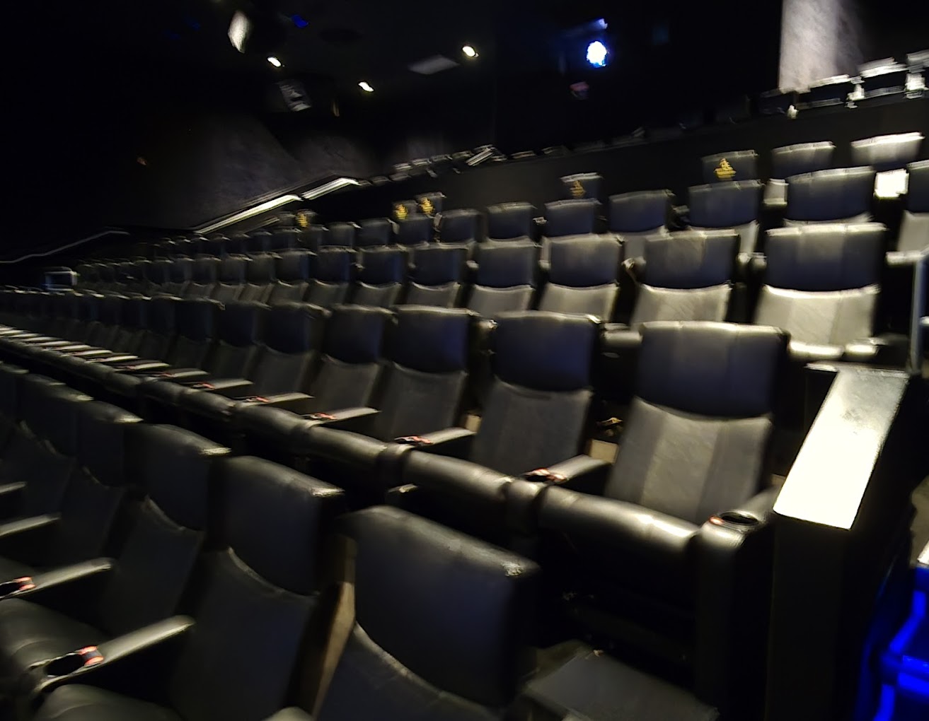 AMC Methuen 20 - Showtimes & Tickets