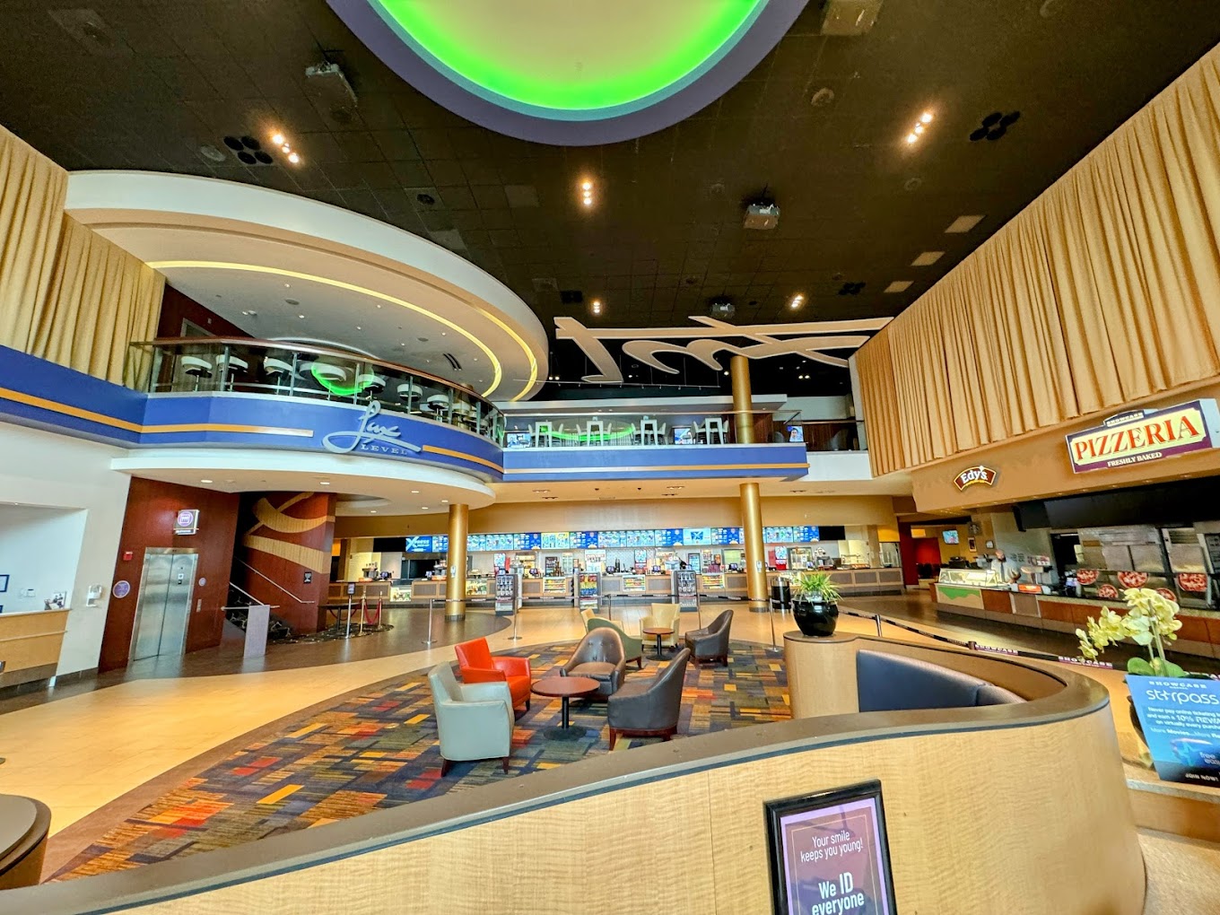 Showcase Cinema de Lux Patriot Place - Showtimes & Tickets