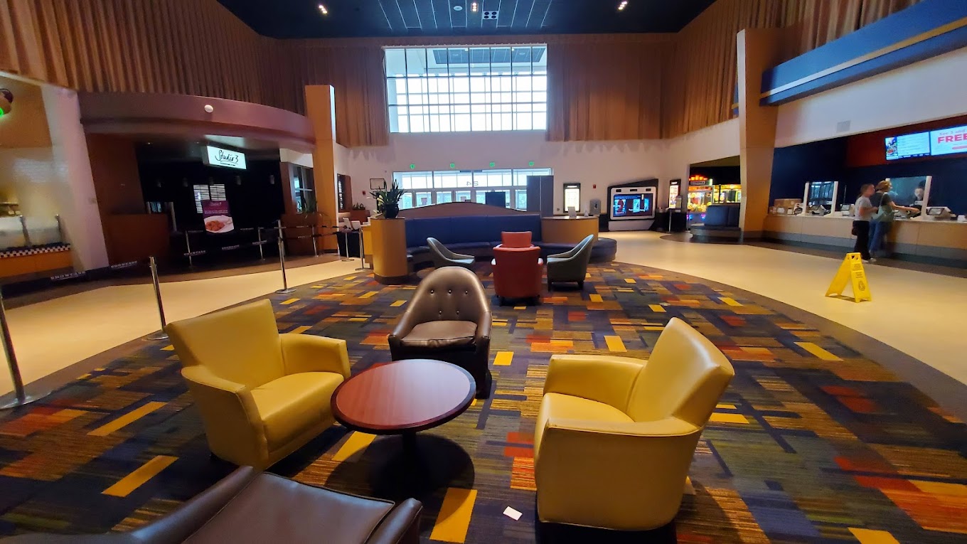 Showcase Cinema de Lux Patriot Place - Showtimes & Tickets