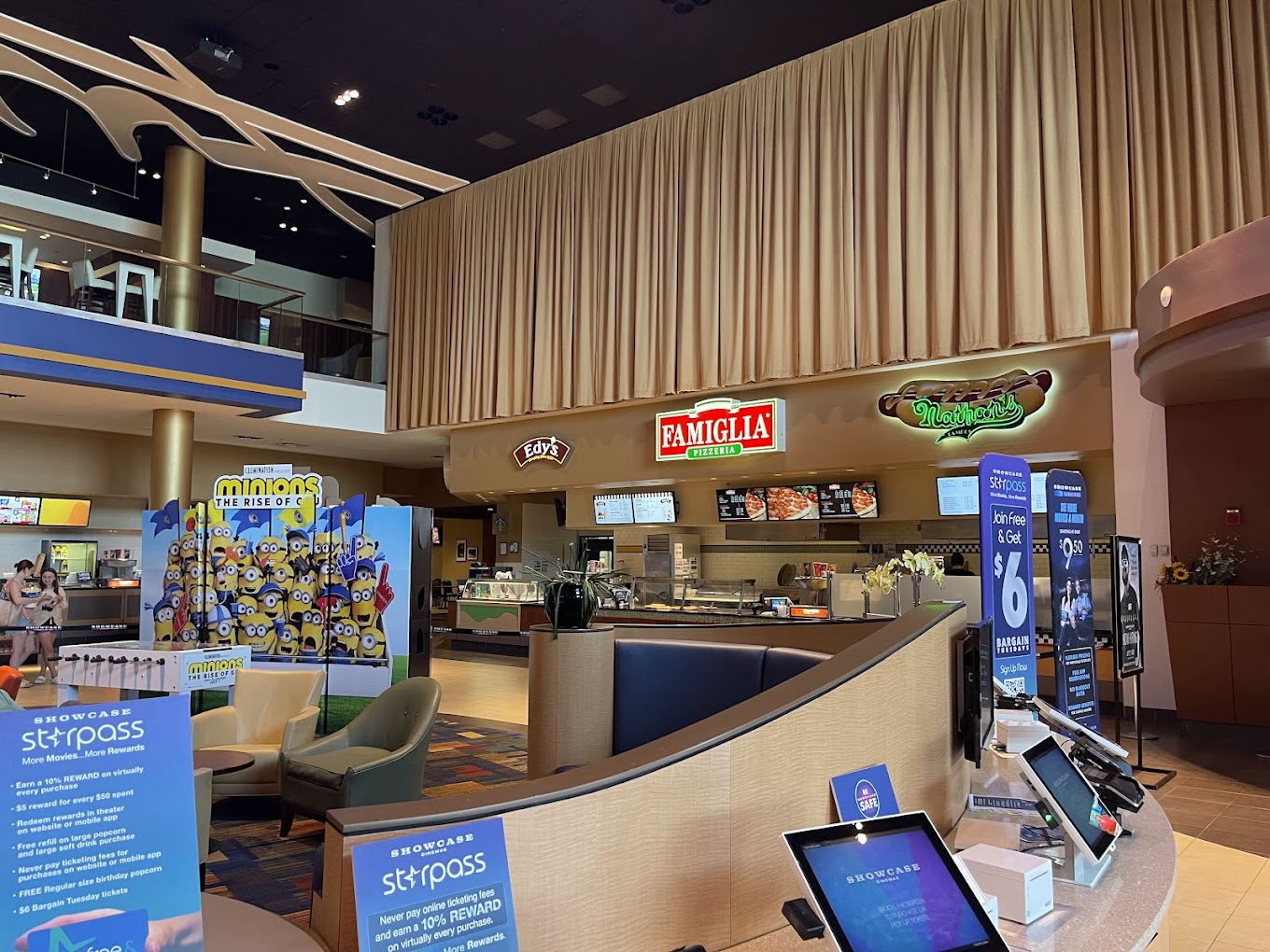 Showcase Cinema de Lux Patriot Place - Showtimes & Tickets