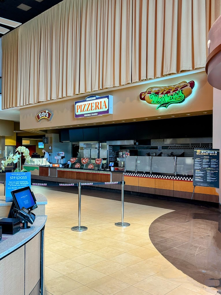 Showcase Cinema de Lux Patriot Place - Showtimes & Tickets