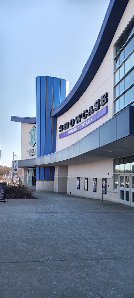 Showcase Cinema de Lux Patriot Place - Showtimes & Tickets
